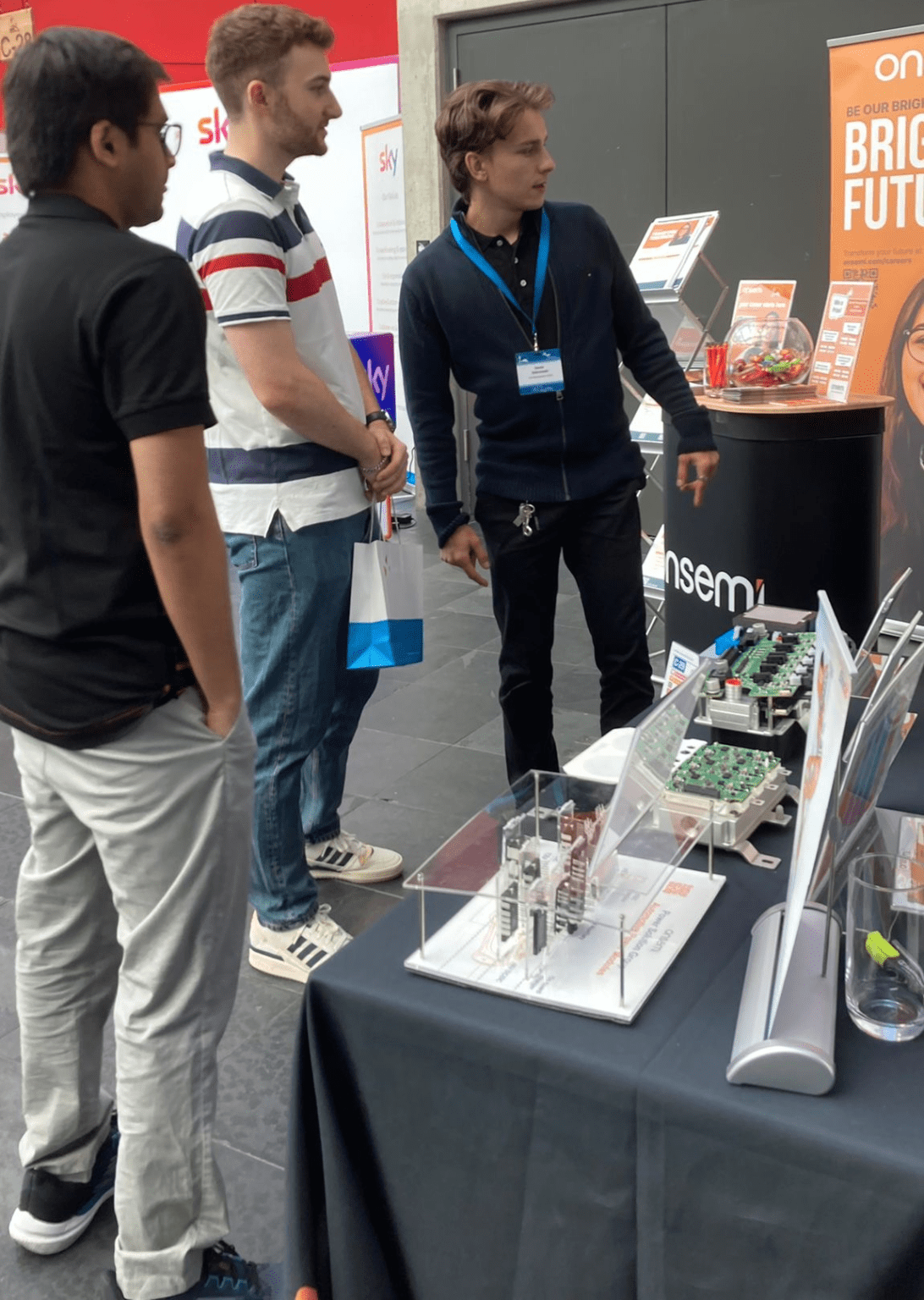 How to become a Field Application Engineer - The Field Engineer