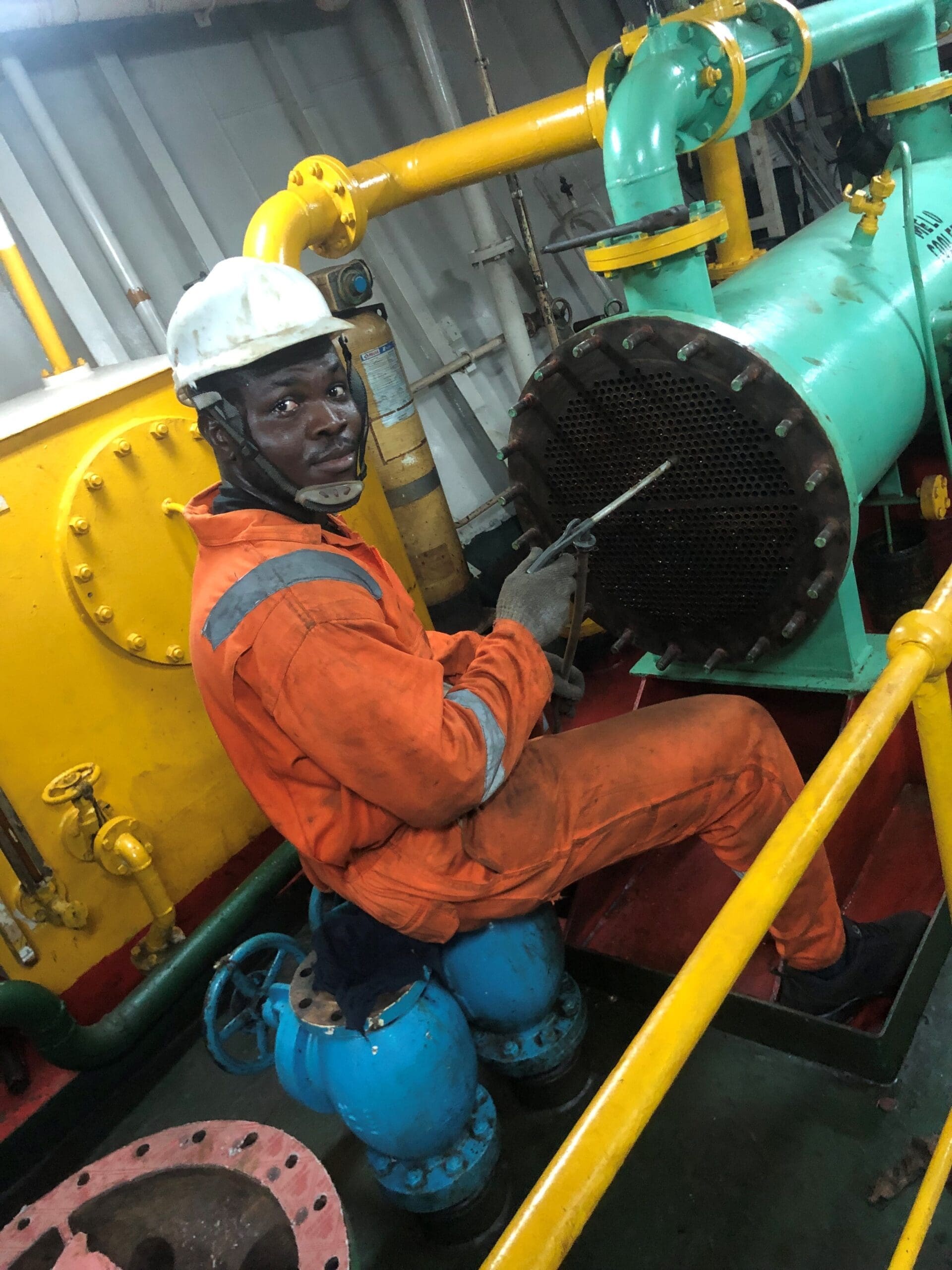 Full life of an engine cadet in marine engineering - The Field Engineer